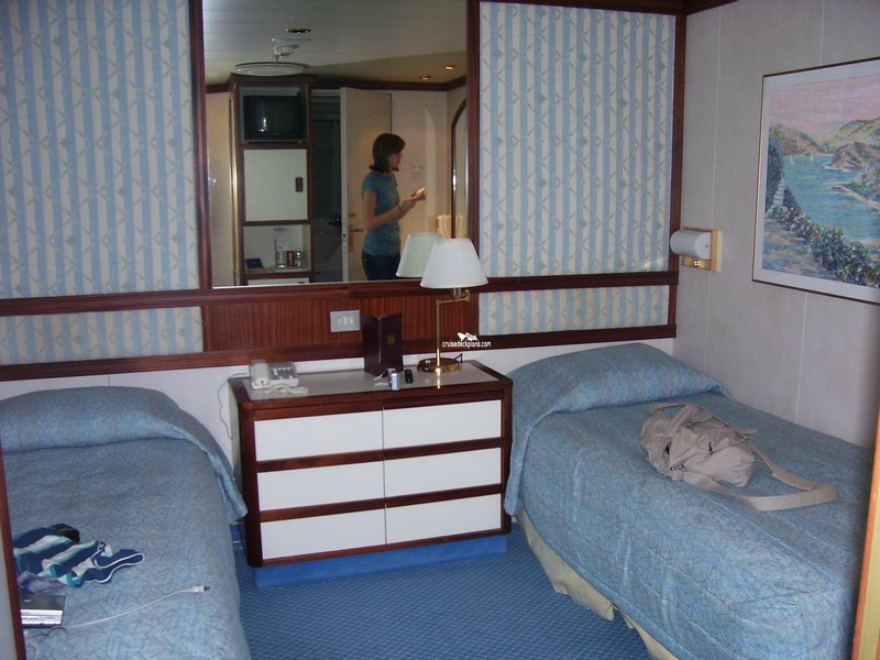 Sun Princess II Cabin R320