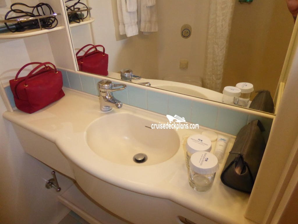 Cabin C249 Golden Princess Stateroom