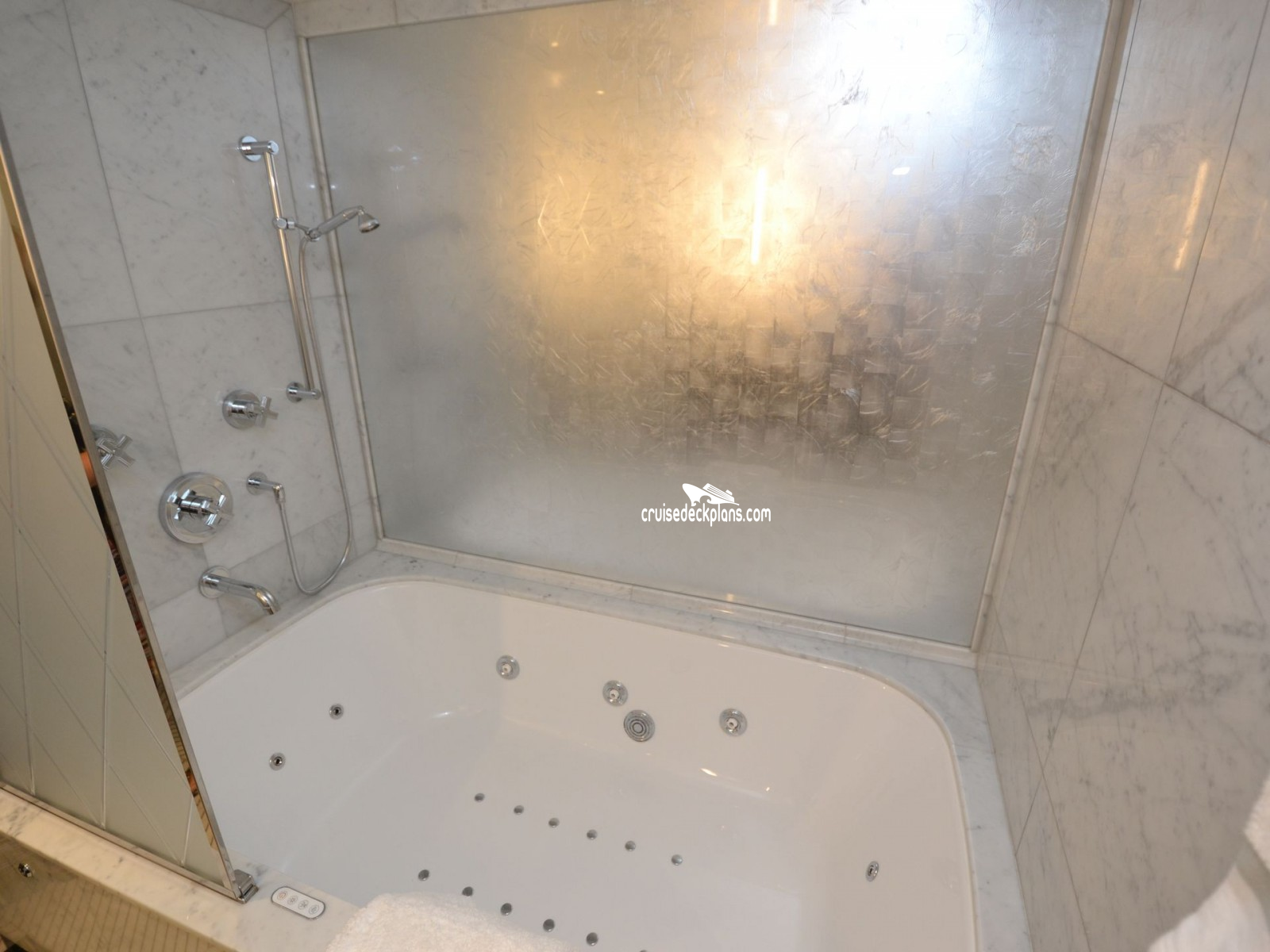 Seven Seas Explorer Master Suite Stateroom Cabins