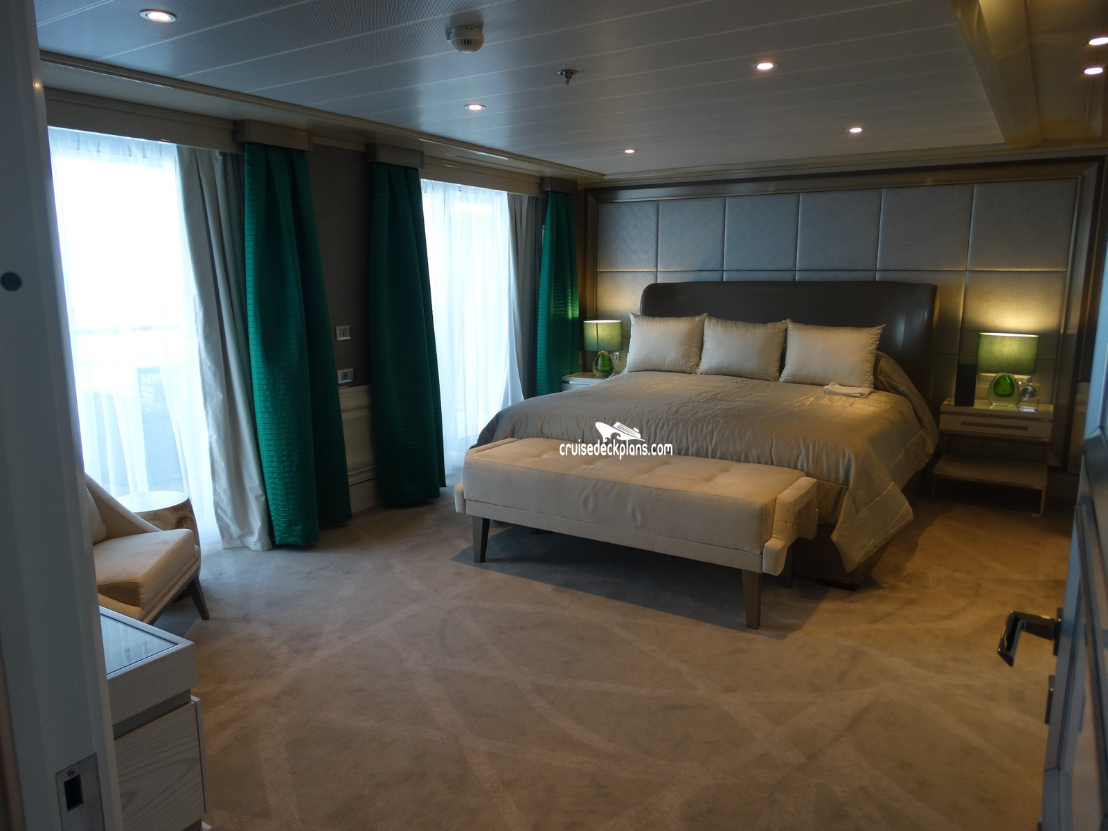 Seven Seas Explorer Explorer Suite Details and Pictures