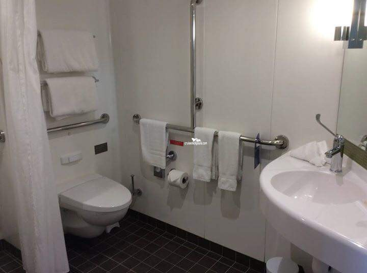 Cabin B429 Britannia Stateroom