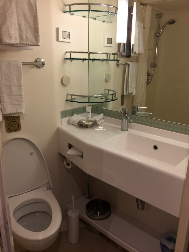 Royal Princess III Cabin L102