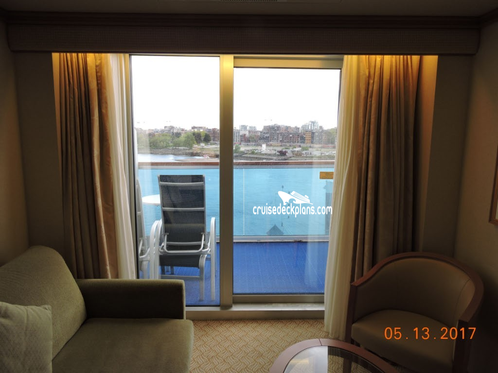 Emerald Princess Mini-Suite Stateroom