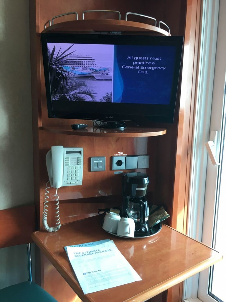 Norwegian Jade Cabin 9548