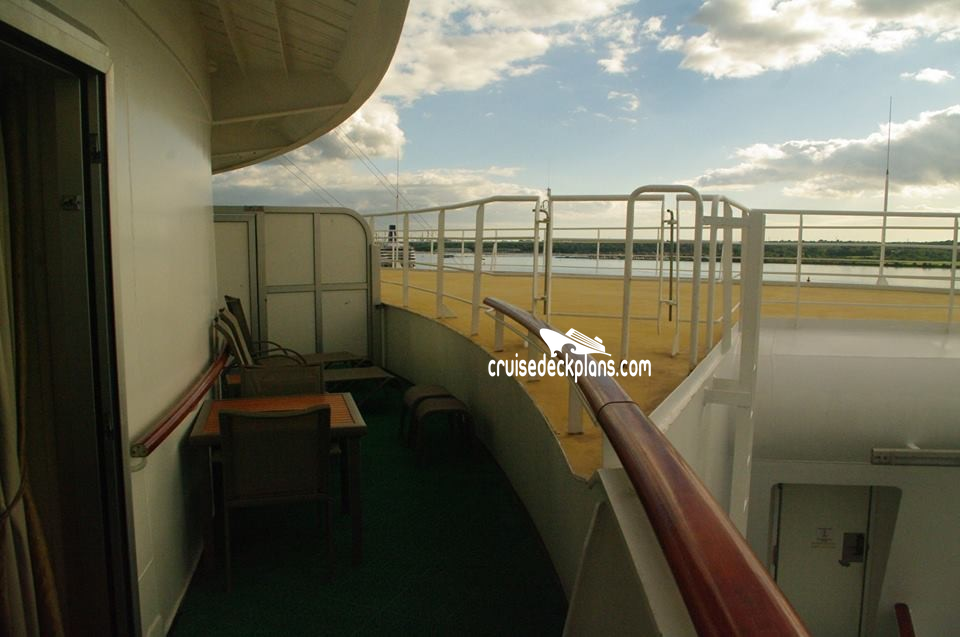 Stateroom L107 Azura