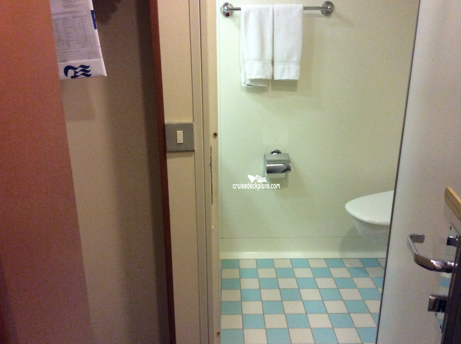 Grand Princess Cabin E220