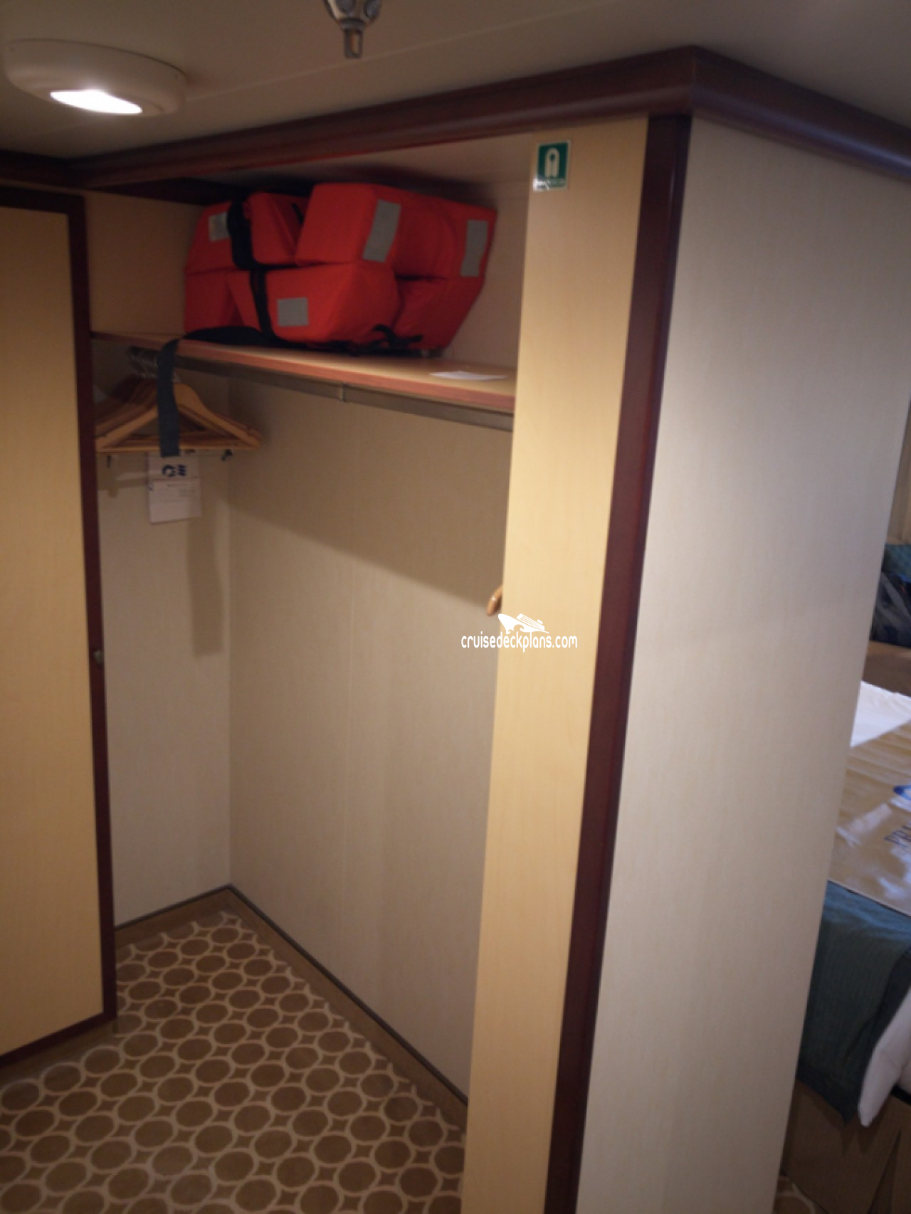 Cabin D728 Royal Princess III Stateroom
