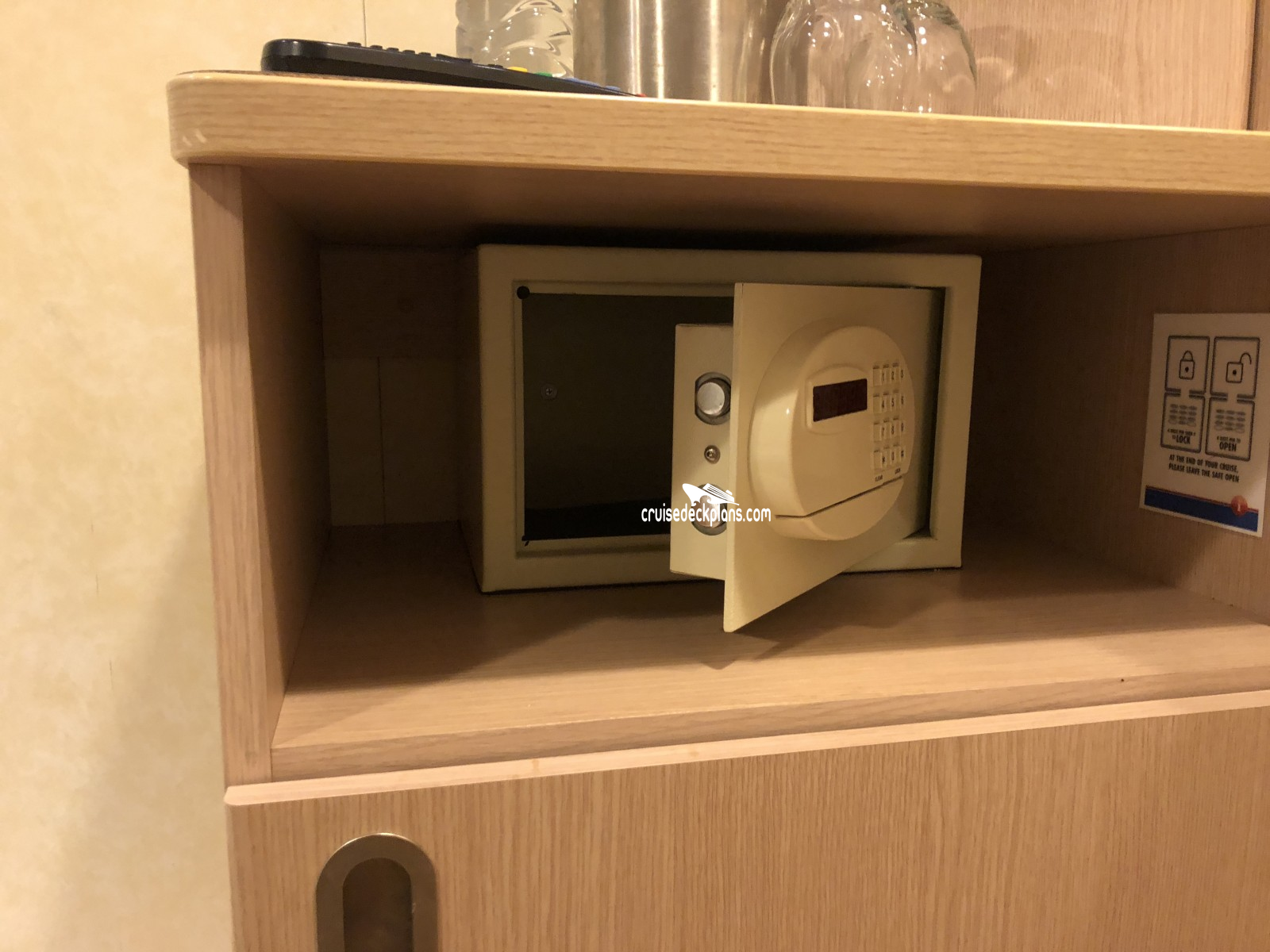 Carnival Breeze Cabin 11227