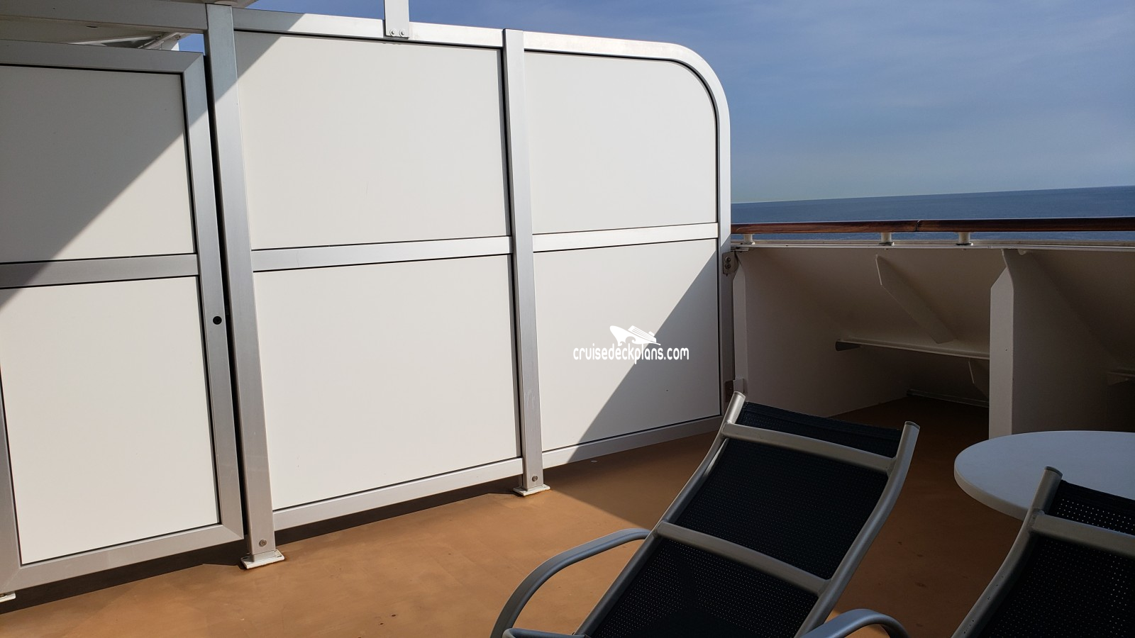 Royal Princess III Cabin L102