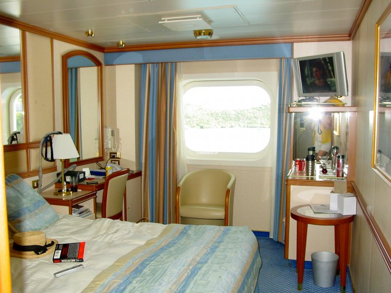 Emerald Princess Stateroom E633