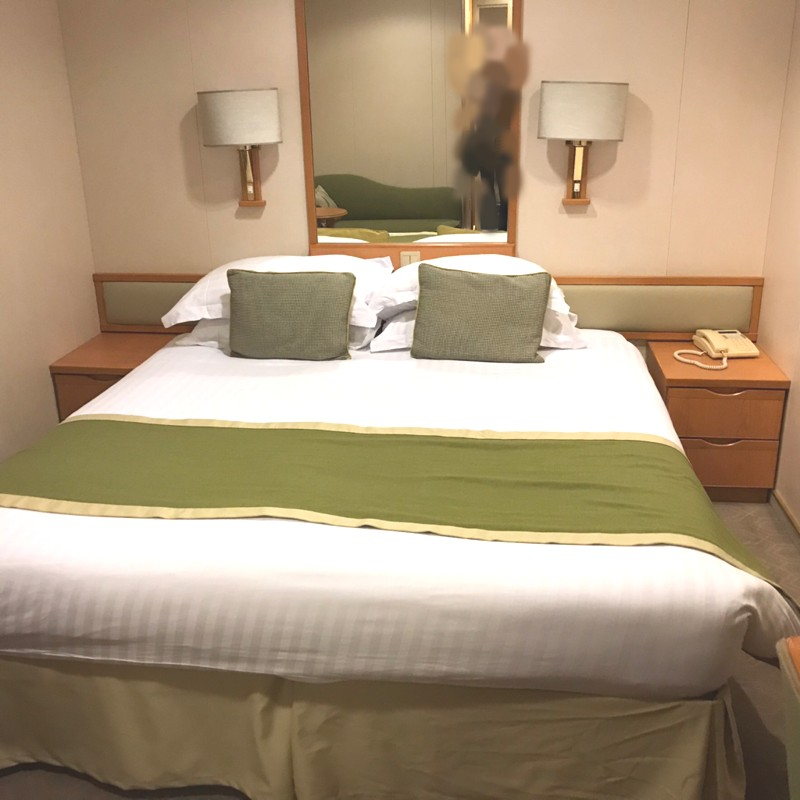 Aurora Cabin B117