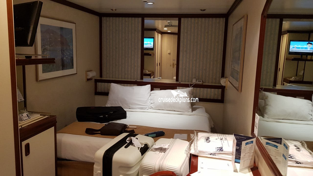 Cabin 10051 Pacific Explorer Stateroom