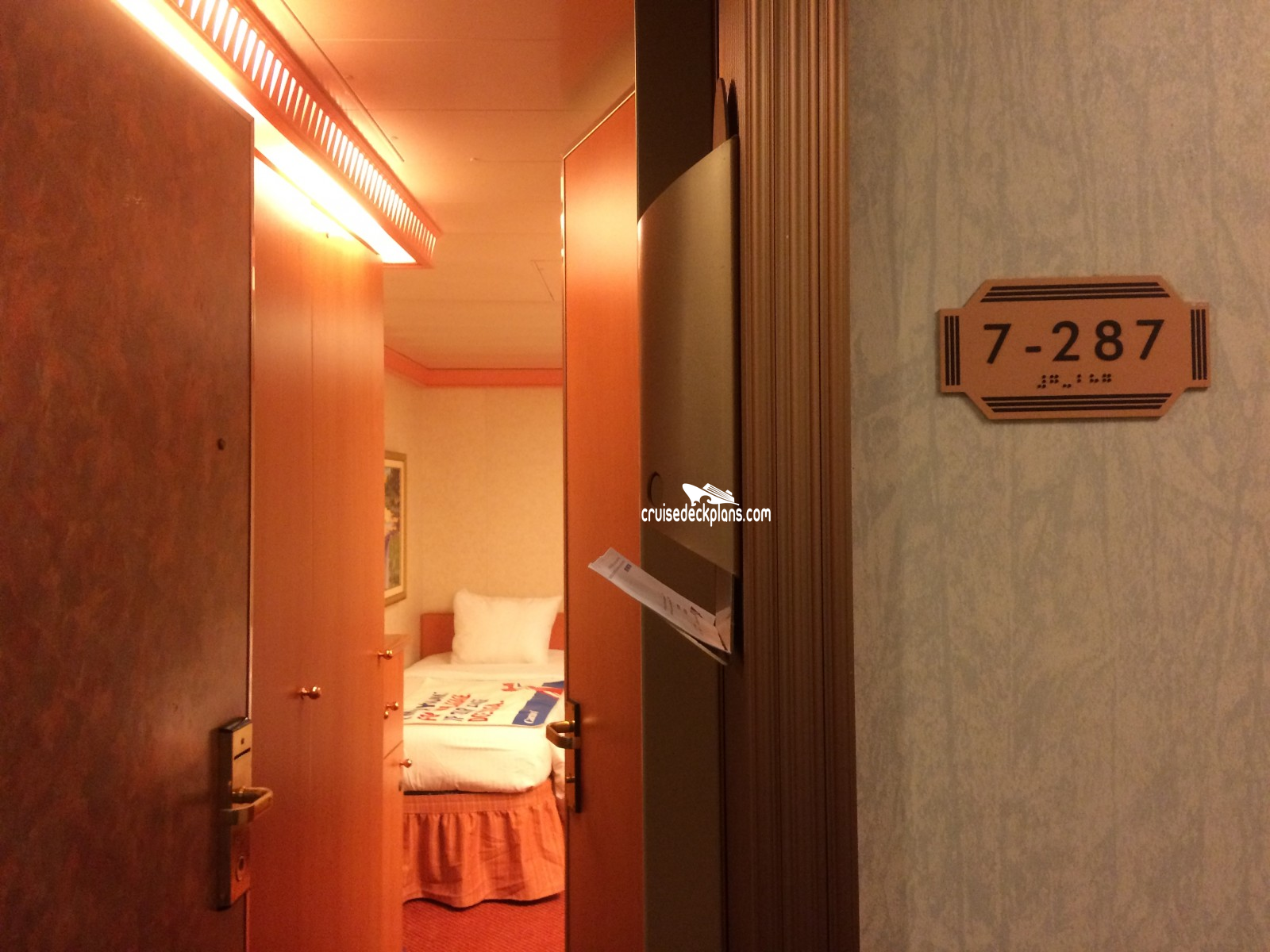 Carnival Splendor Cabin 7287