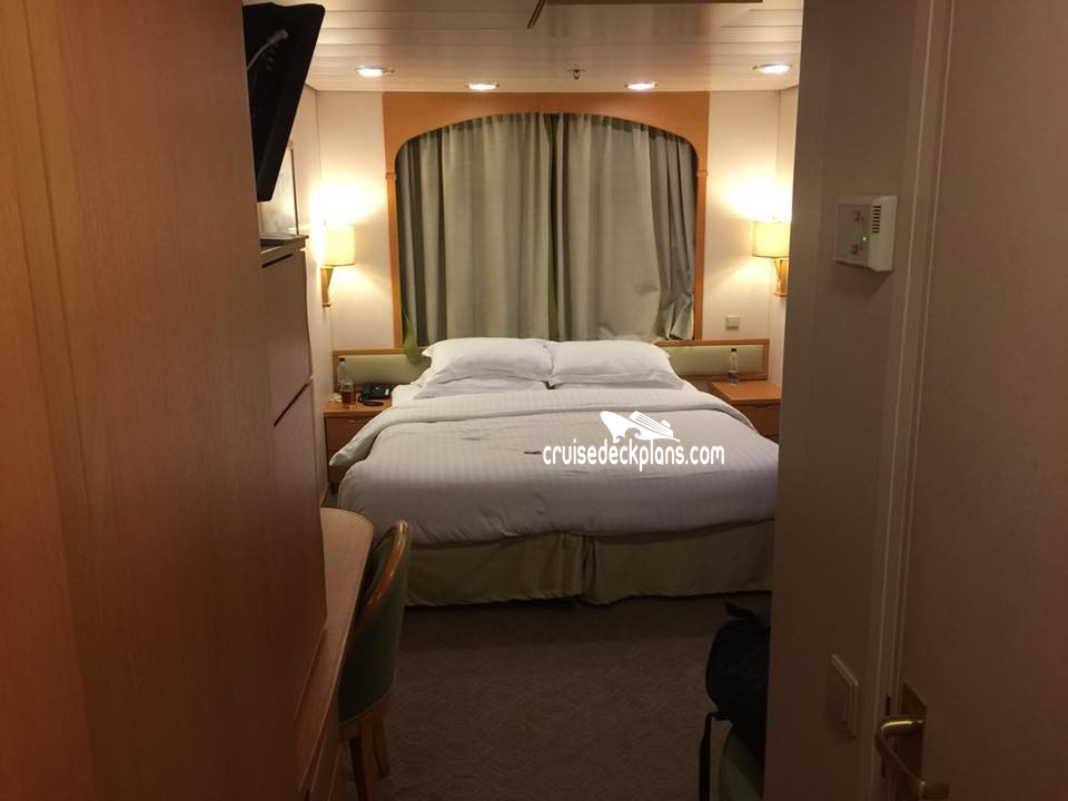 Aurora Cabin E106