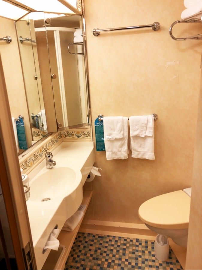 Stateroom 7325 Freedom of the Seas
