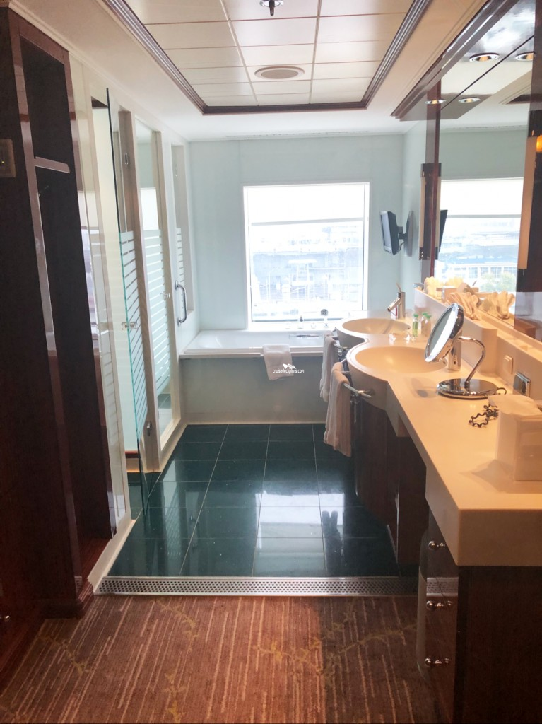 Norwegian Gem Cabin 11018
