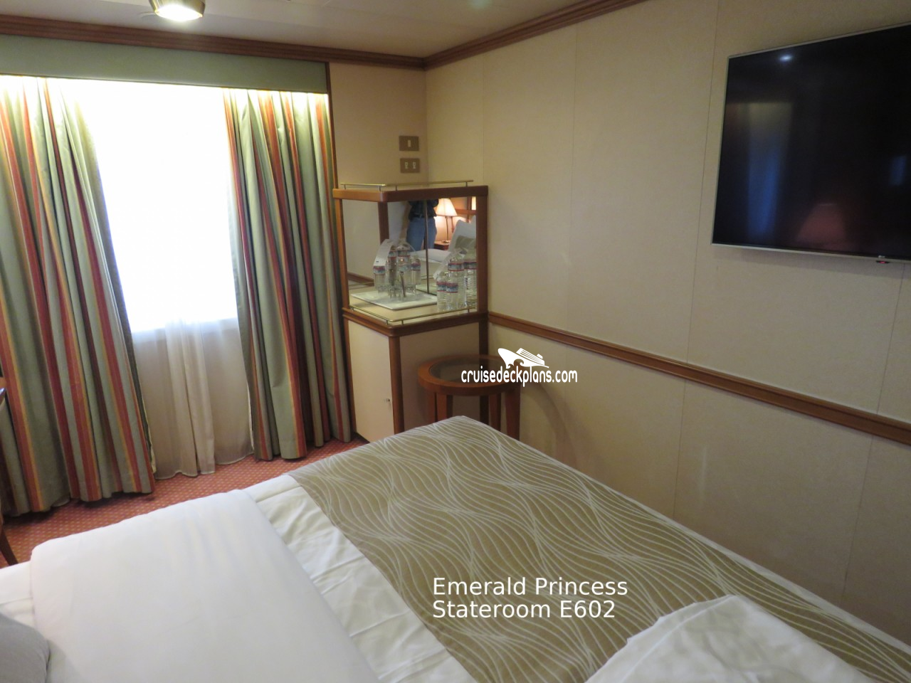 Emerald Princess Oceanview Stateroom