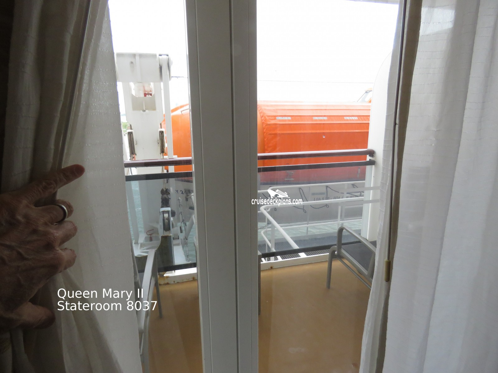 Queen Mary 2 Cabin 8037