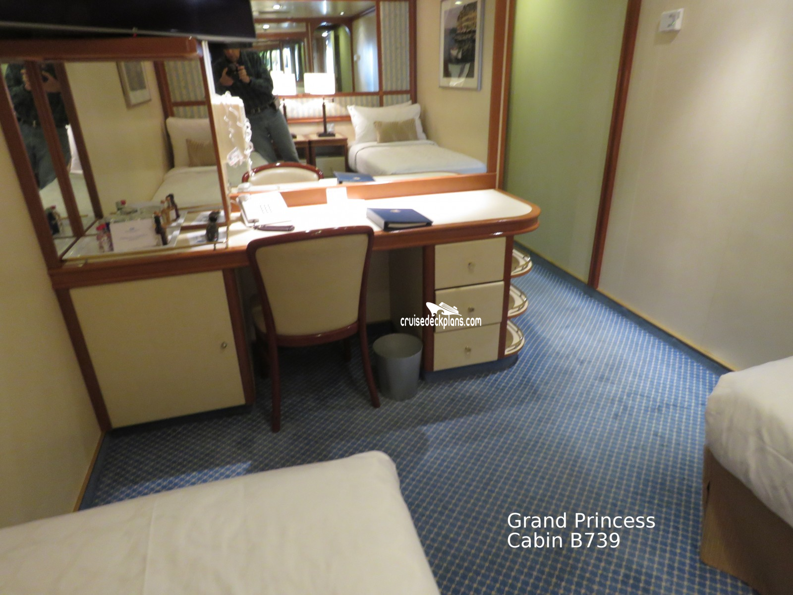 Grand Princess Cabin B739