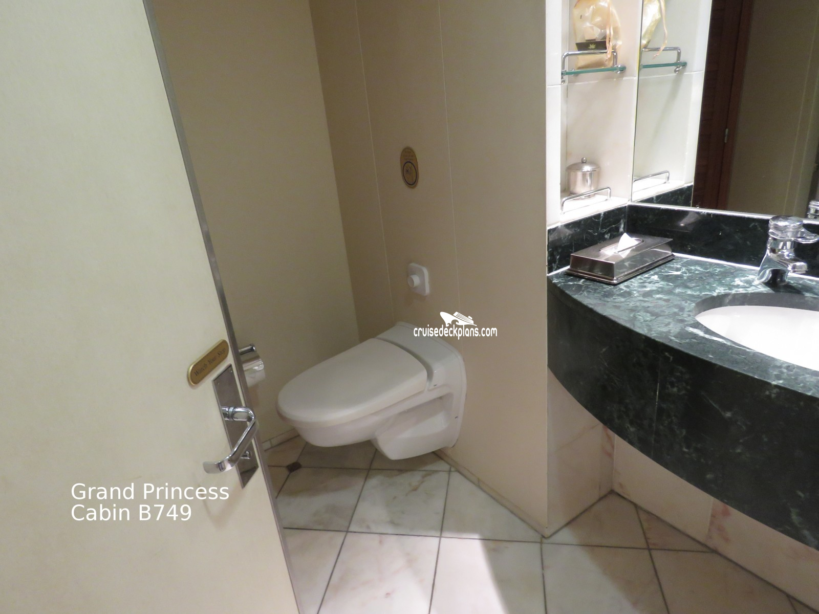 Grand Princess Cabin B749