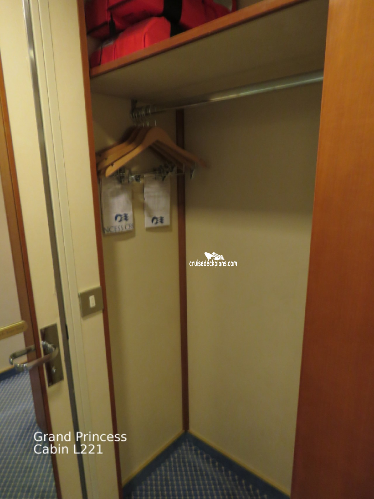Cabin L221 Grand Princess Stateroom