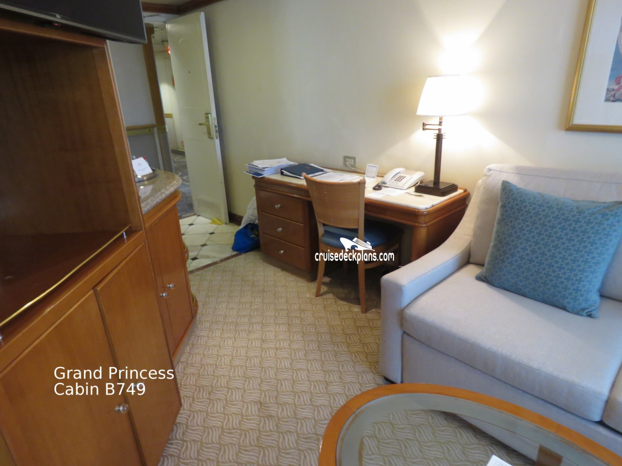 Grand Princess Suite Stateroom Info
