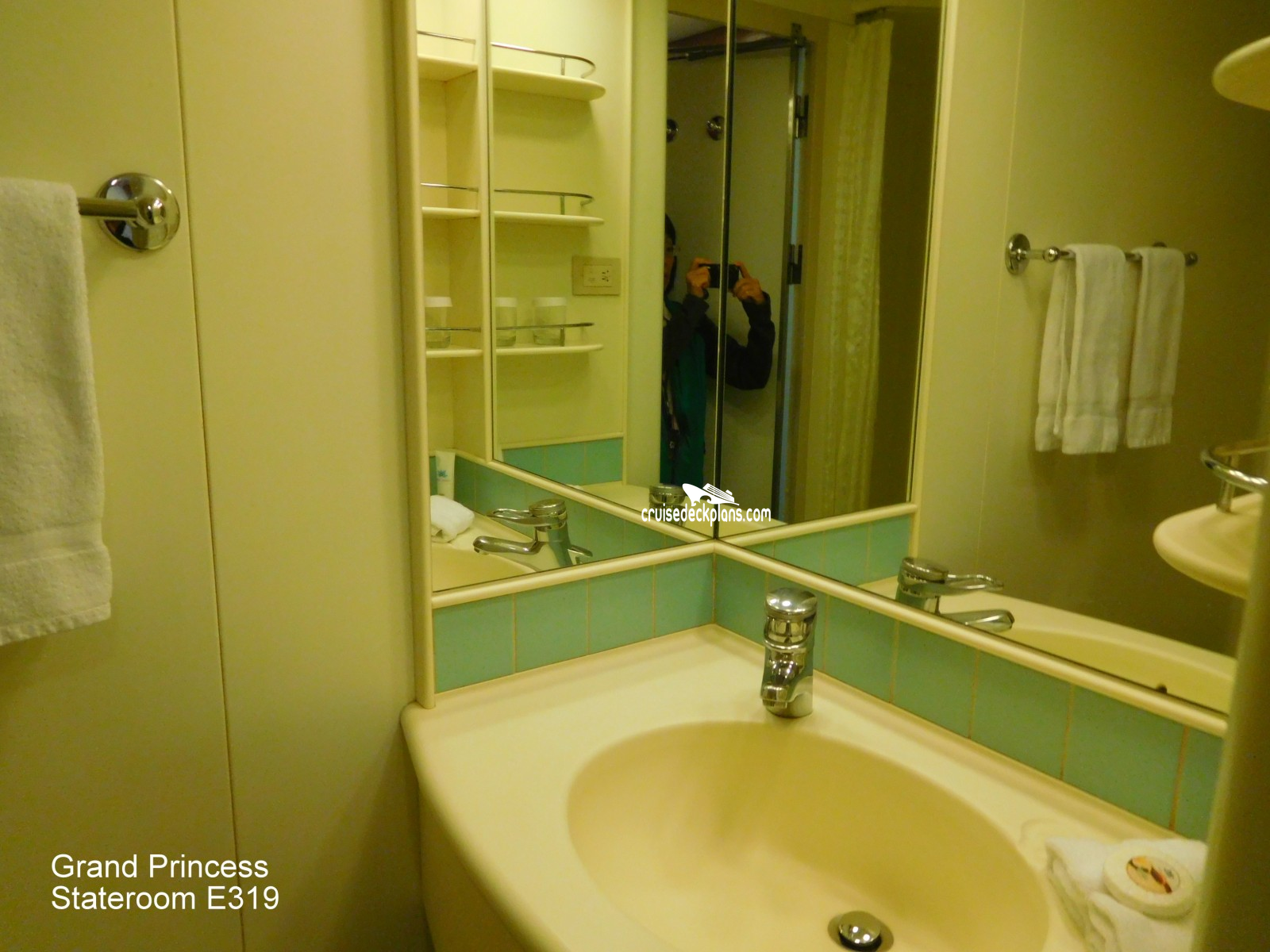 Grand Princess Cabin E319