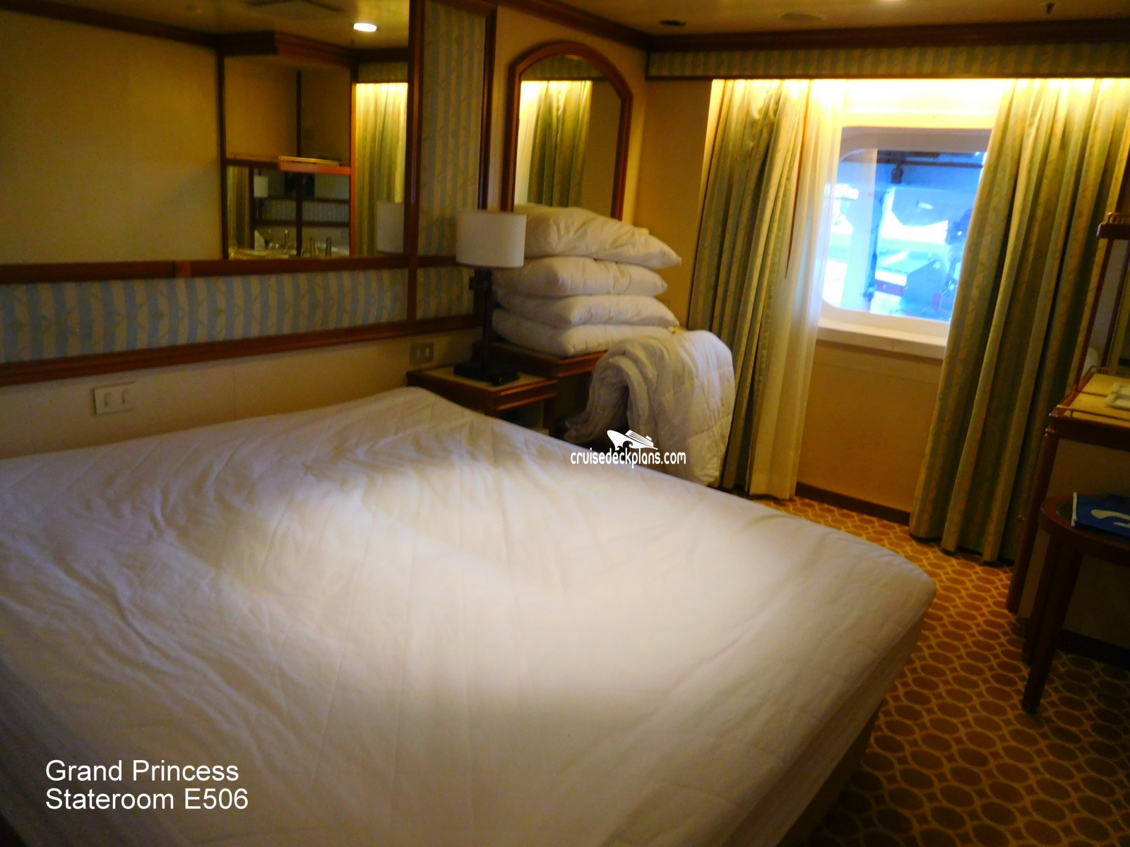 Grand Princess Cabin E506