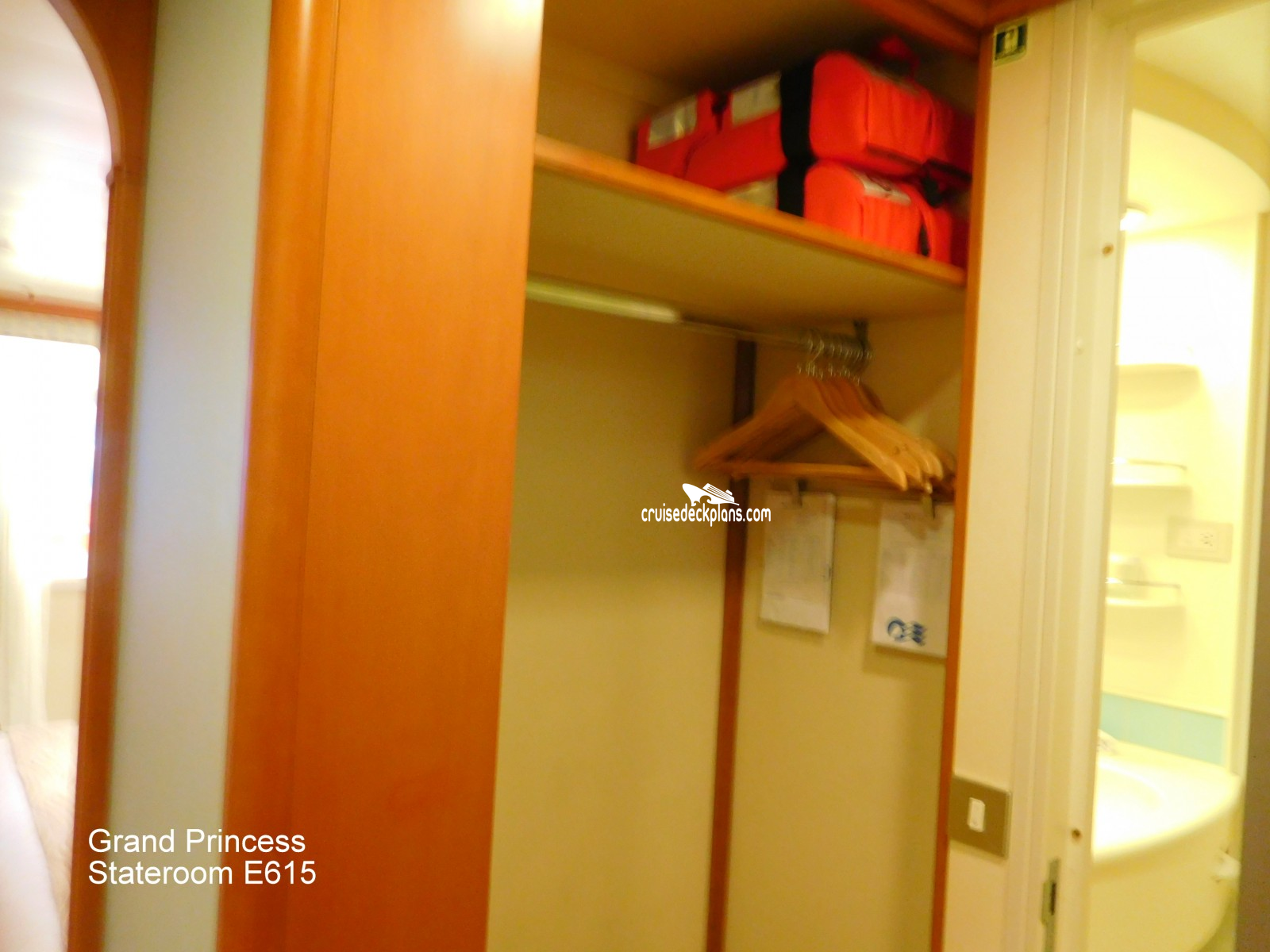 Grand Princess Cabin E615