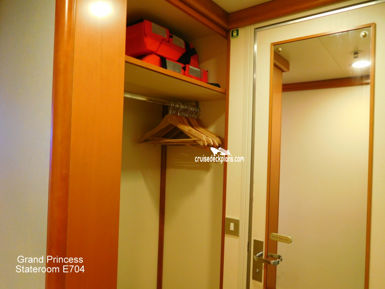 Cabin E704 Grand Princess Stateroom