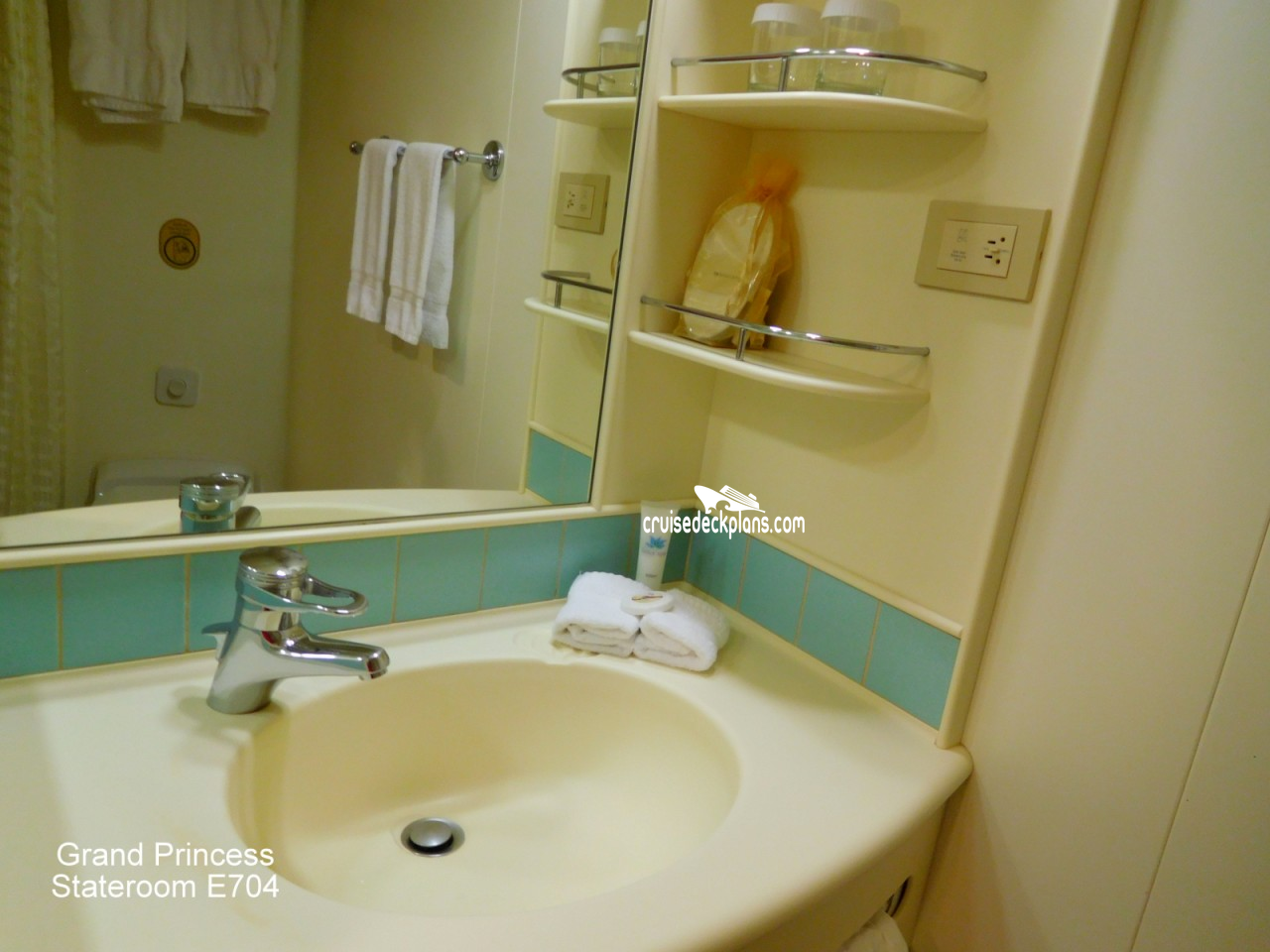 Cabin E704 Grand Princess Stateroom