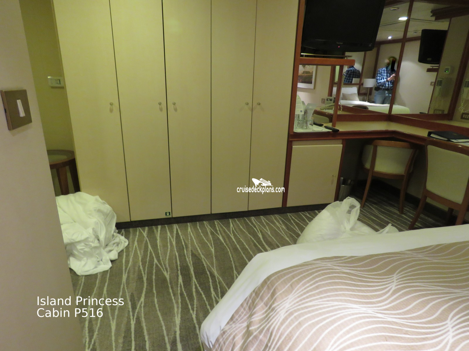 Island Princess Cabin P516