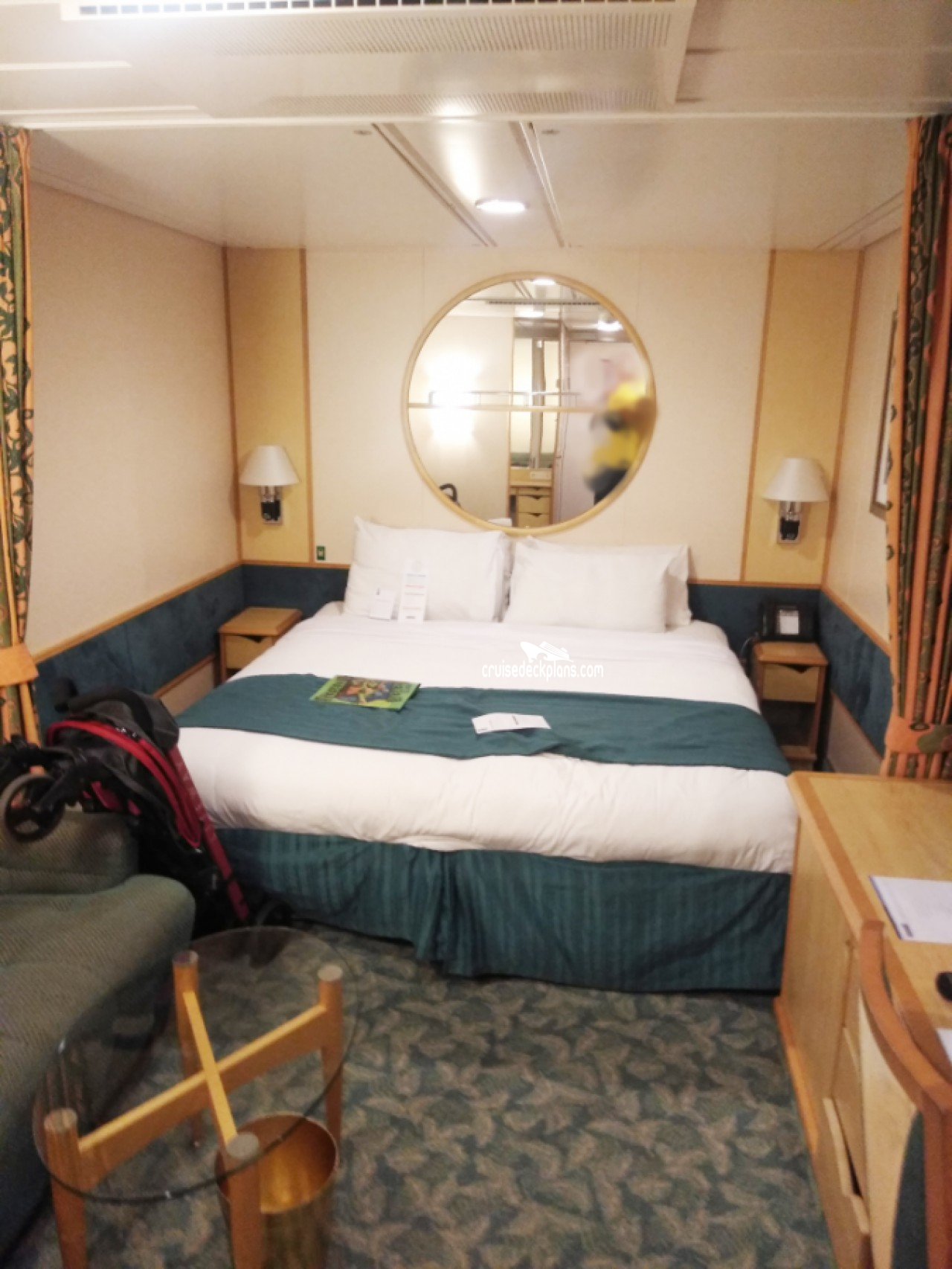 Cabin 7515 Freedom of the Seas Stateroom