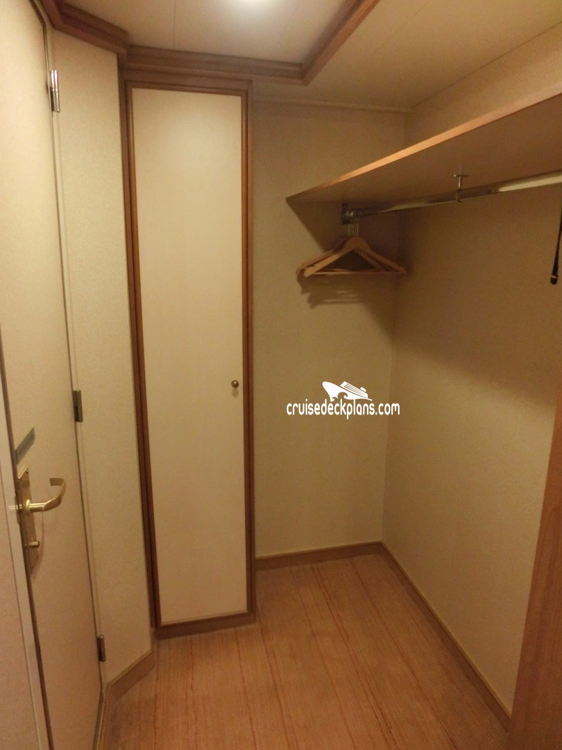 Azura Cabin E308