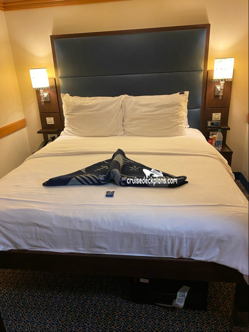 Disney Magic Cabin 6635