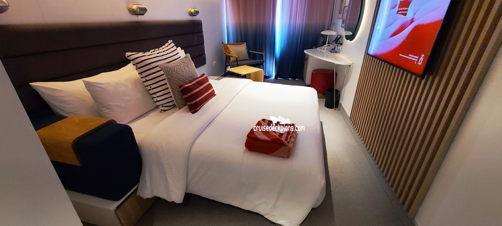 Scarlet Lady Cabin 9226Z
