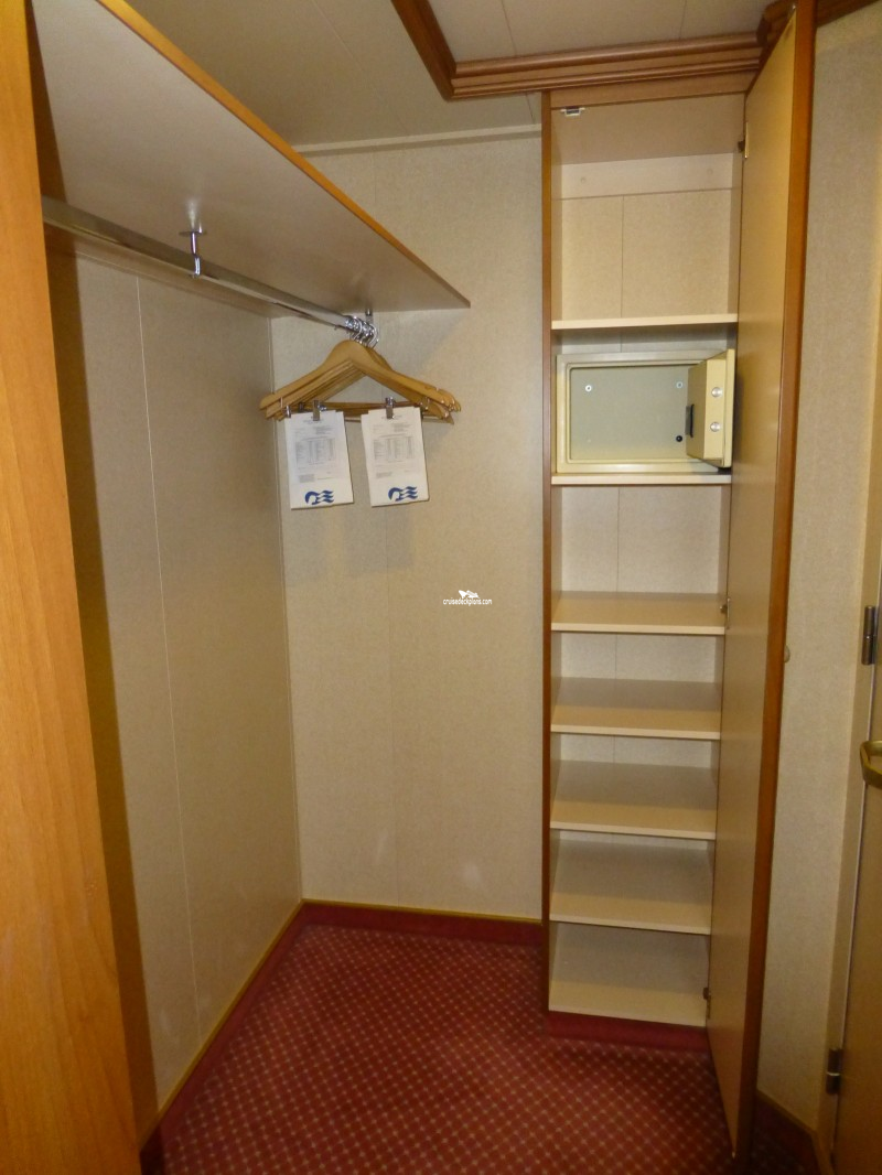 Stateroom C738 Emerald Princess