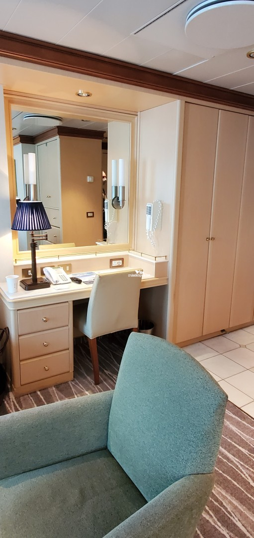 Grand Princess Window Suite Details and Pictures