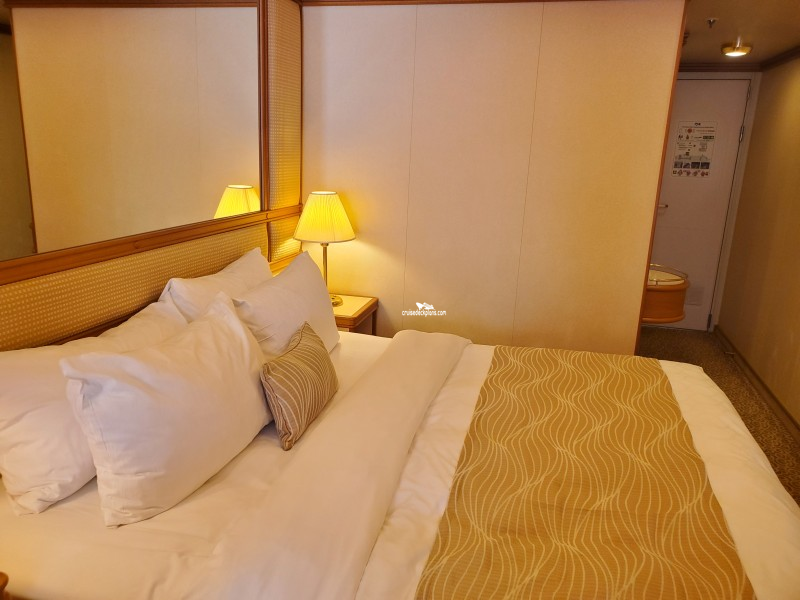 Stateroom D527 Crown Princess