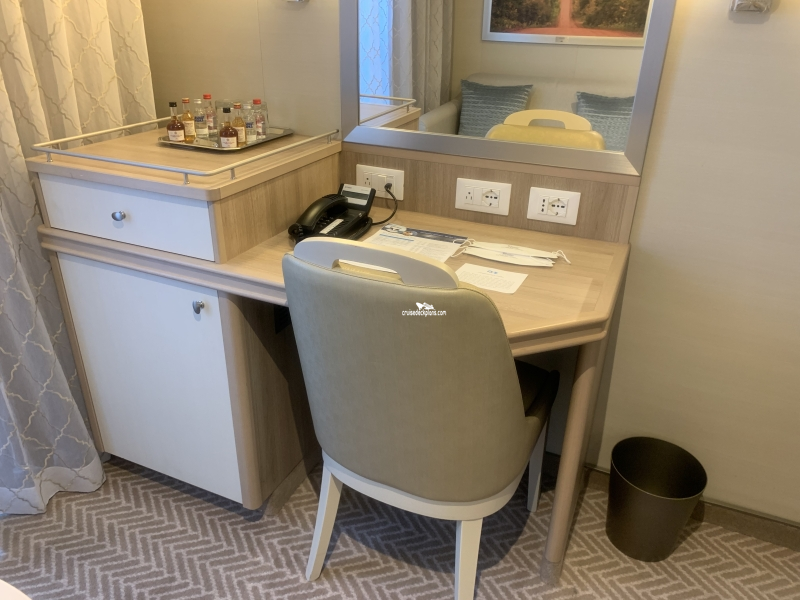 Cabin L220 Enchanted Princess Stateroom