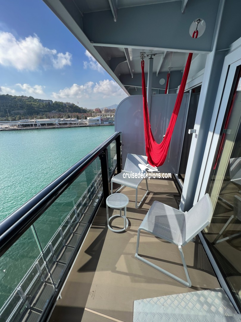 Valiant Lady Cabin 10162Z