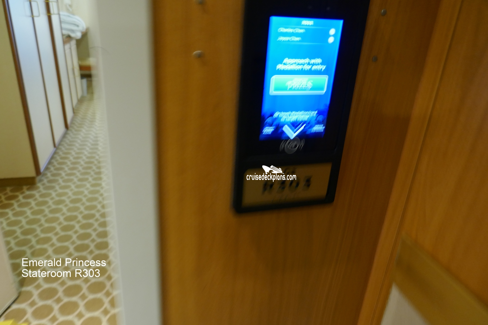 Emerald Princess Cabin R303