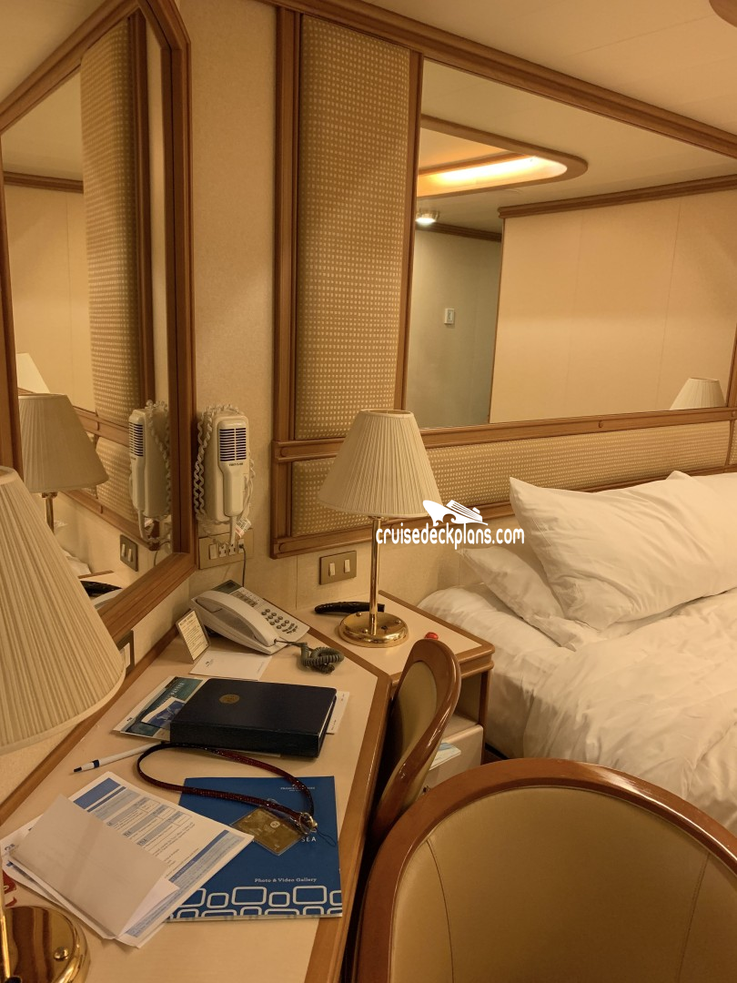 Crown Princess Cabin D205