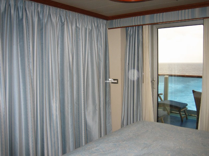 Golden Princess Cabin E732