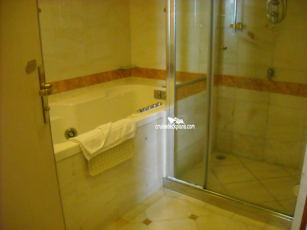 Island Princess Cabin C702