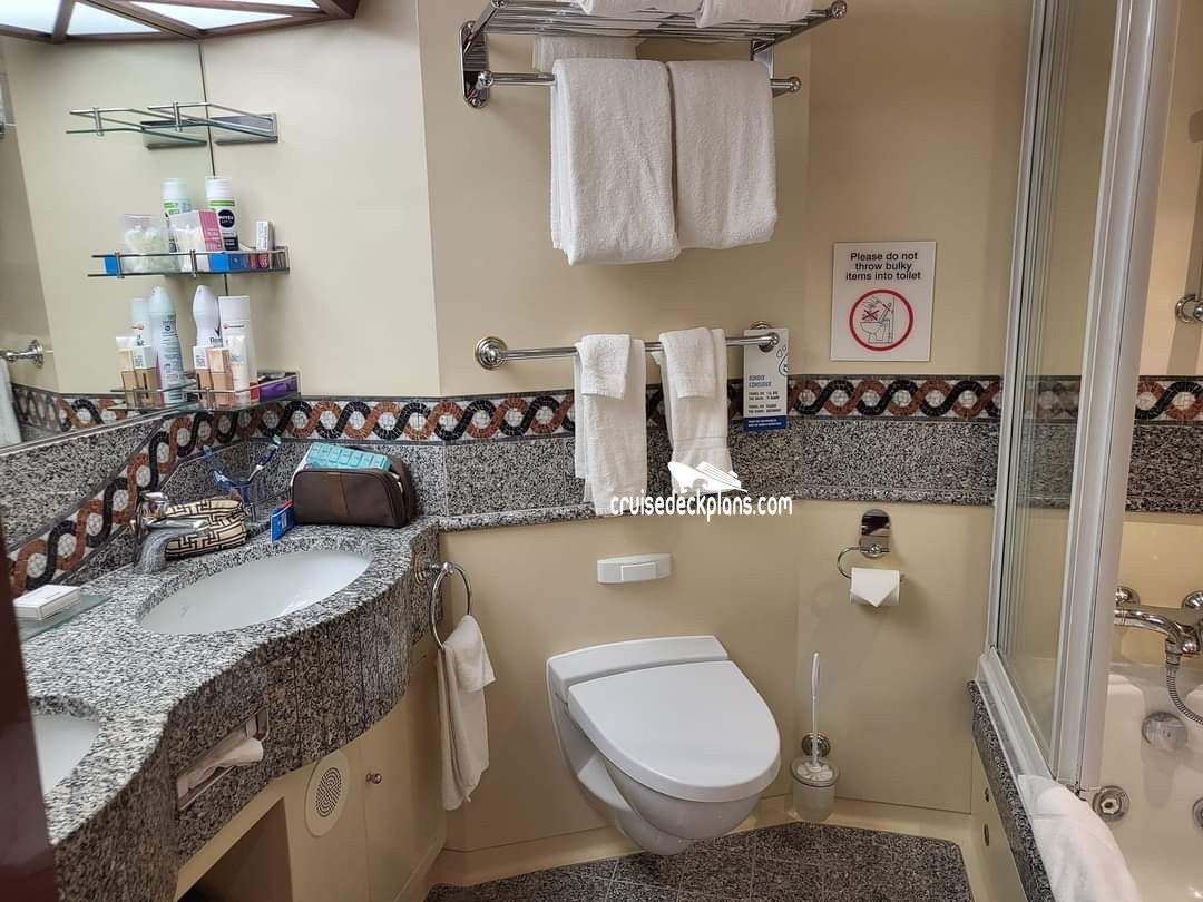 Carnival Luminosa Suite Details and Pictures