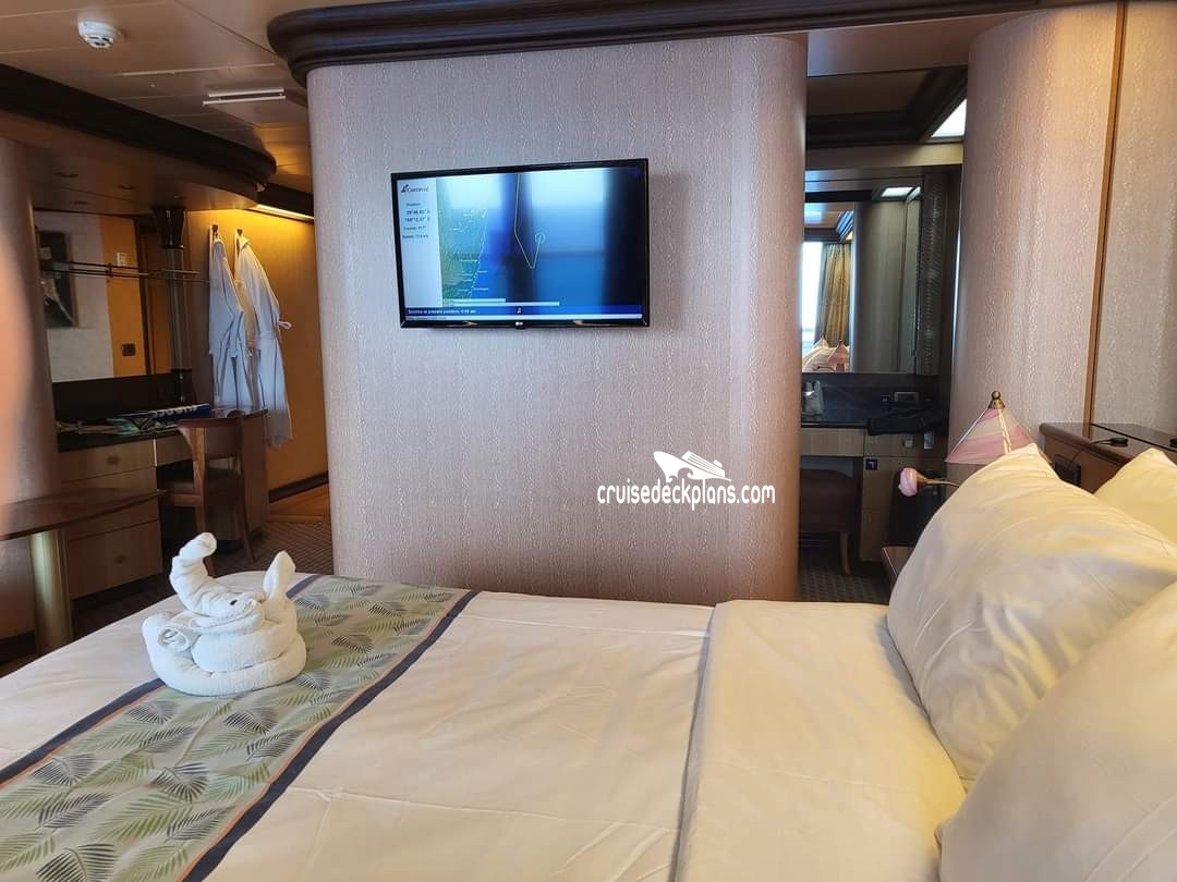 Carnival Luminosa Suite Details and Pictures