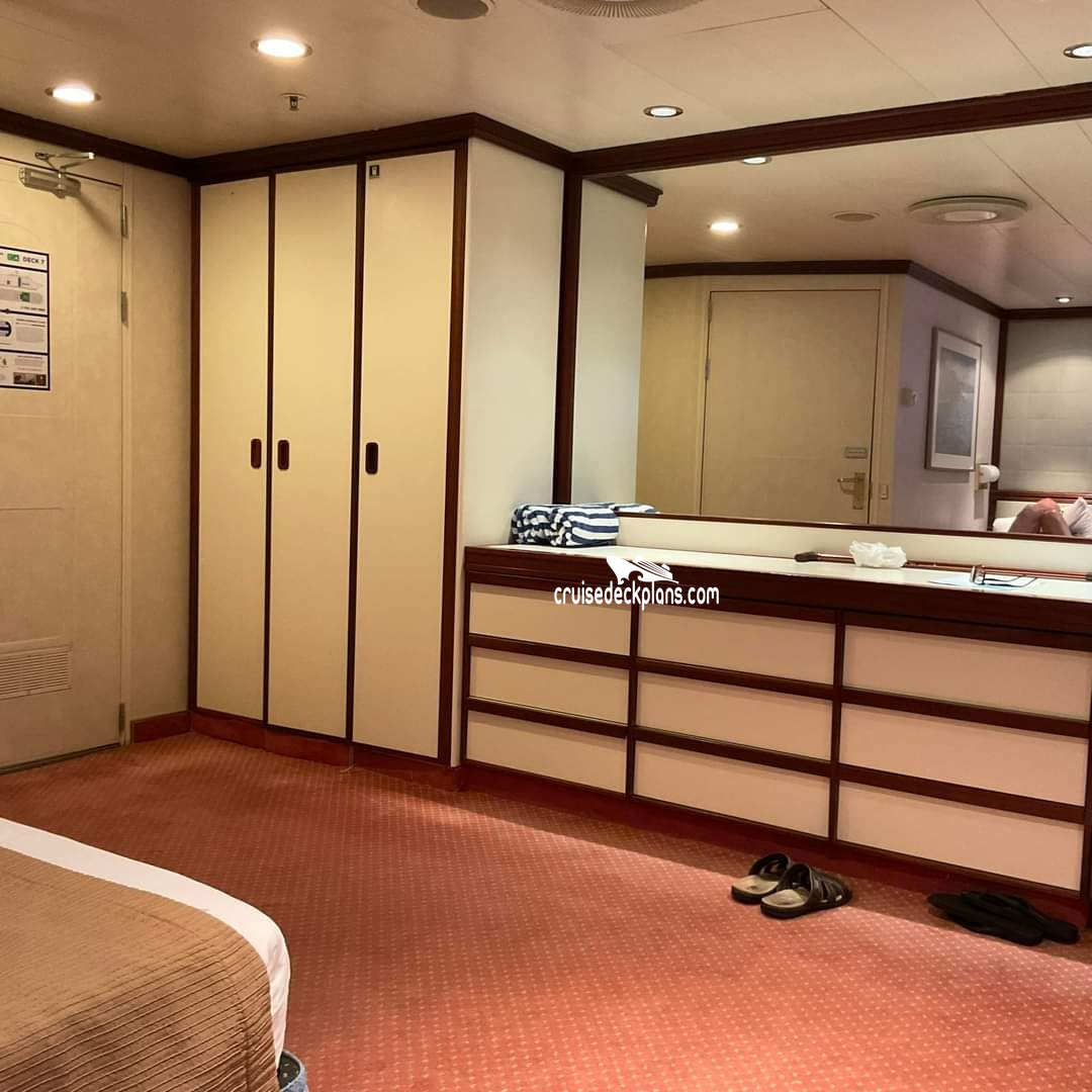 Pacific Explorer Cabin 9038