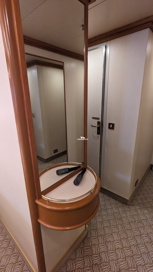 Sapphire Princess Cabin D422