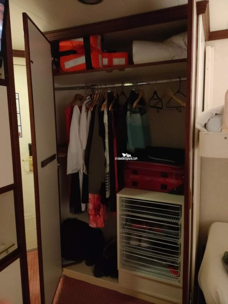 Cabin 9058 Pacific Explorer Stateroom